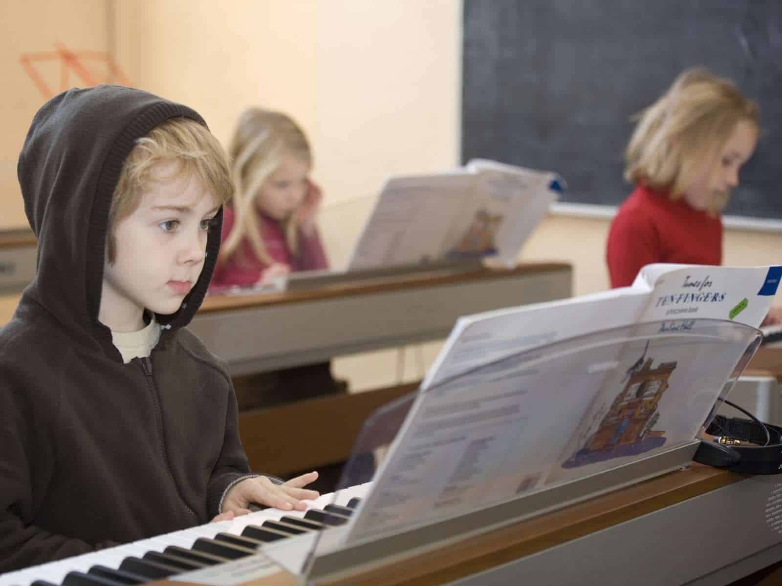 Beginners Piano/Keyboard for Children Course • Waltons New School of Music